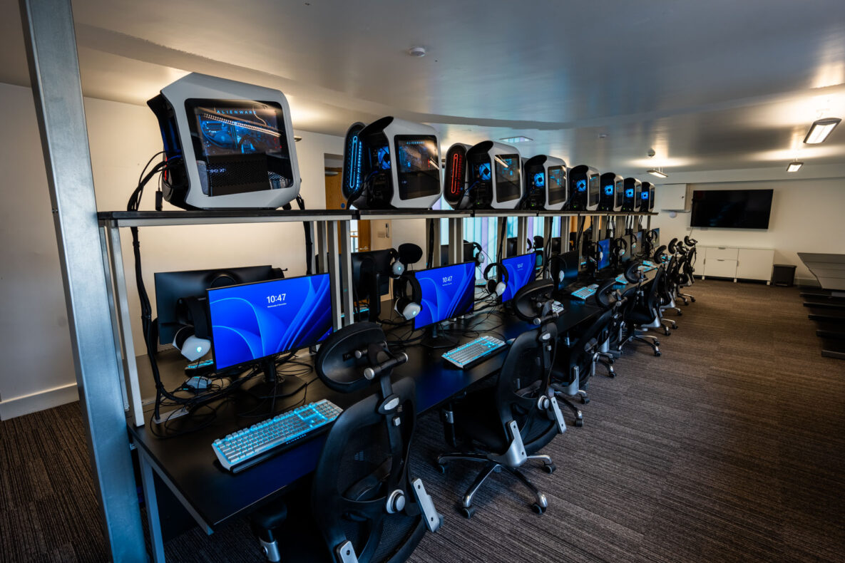 Discover Esports Bootcamps and Gaming Houses