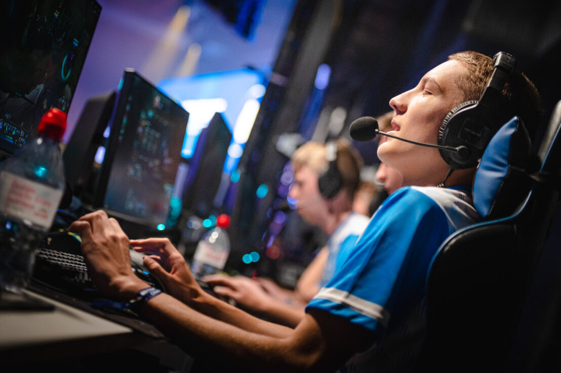 Esports Coaching: Elevating Coaching Standards in Esports